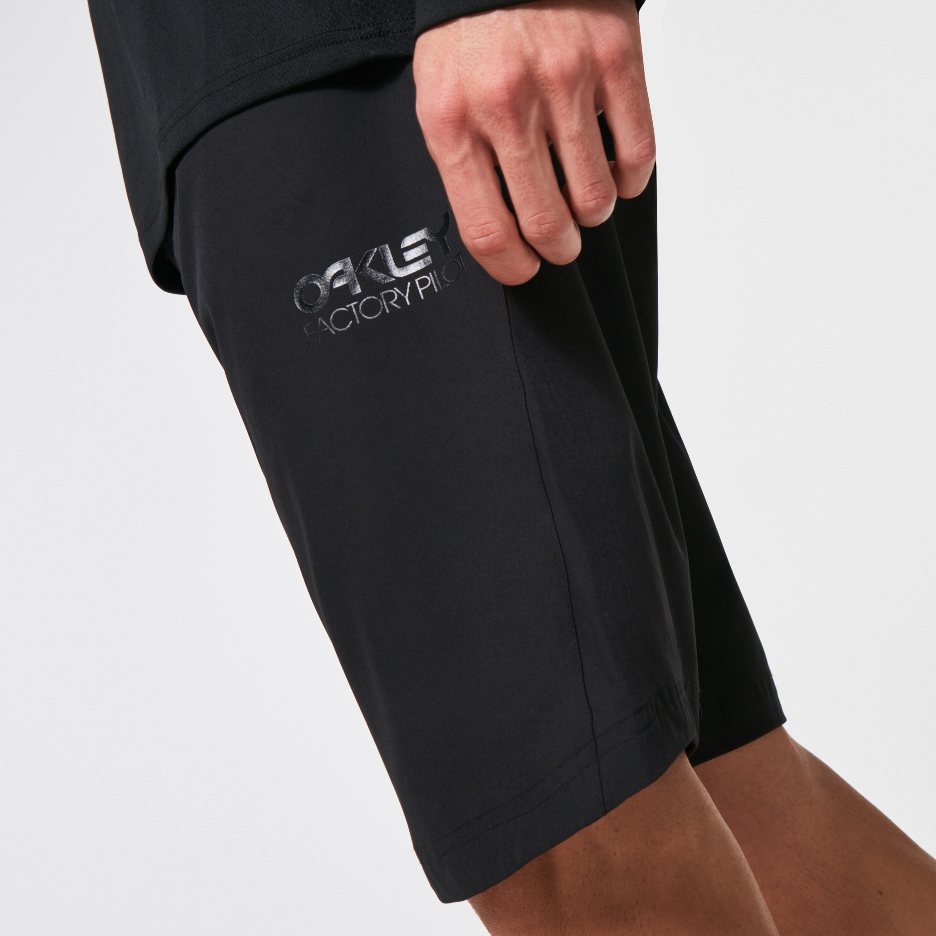 Oakley Arroyo Trail Shorts - Blackout | Oakley US Store