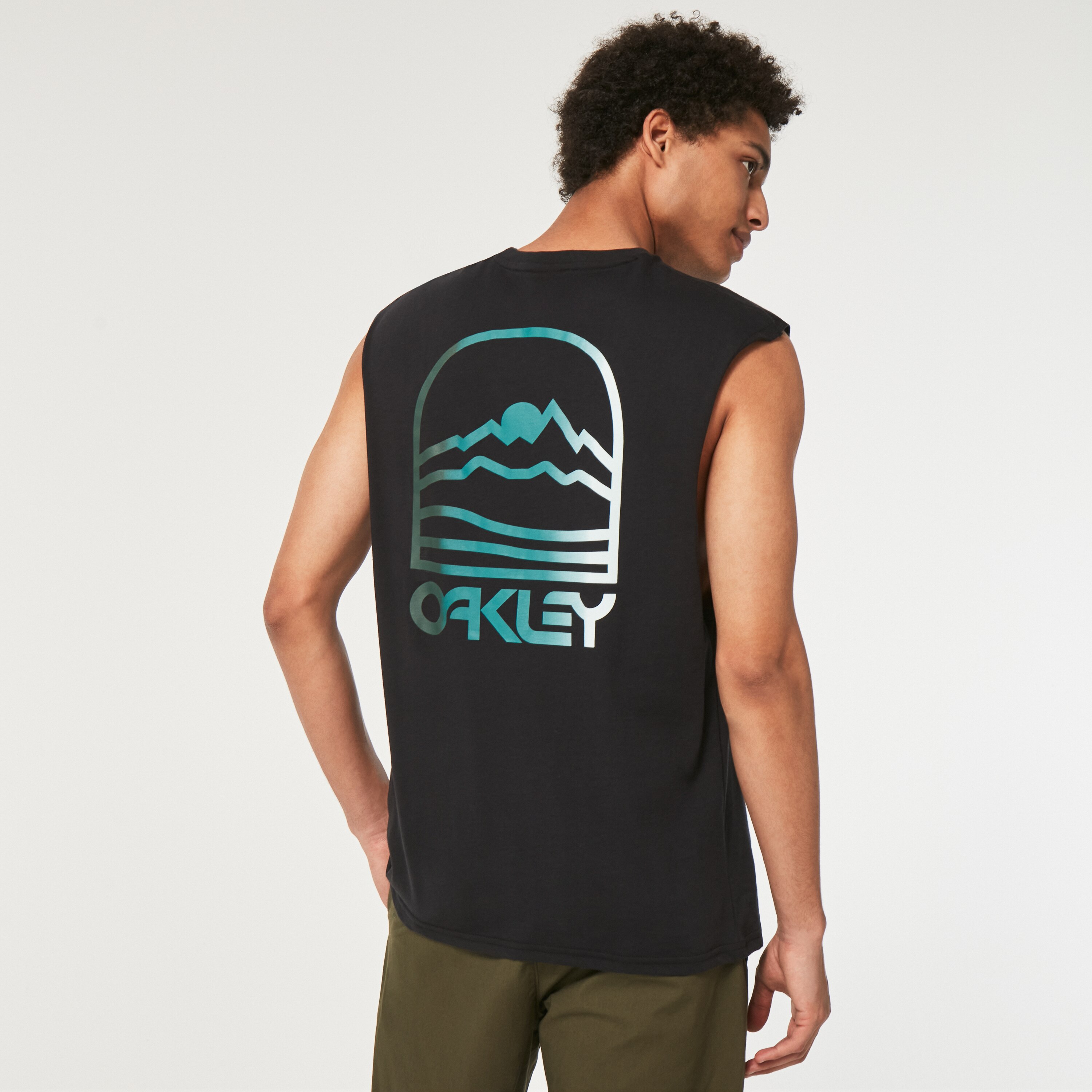 Oakley Gradient Mountain B1B Tank - Blackout | Oakley DE Store (German)