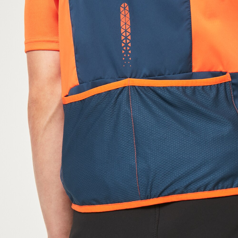 Oakley Elements Insulated Vest - Poseidon/Scarlet Ibis | Oakley US Store