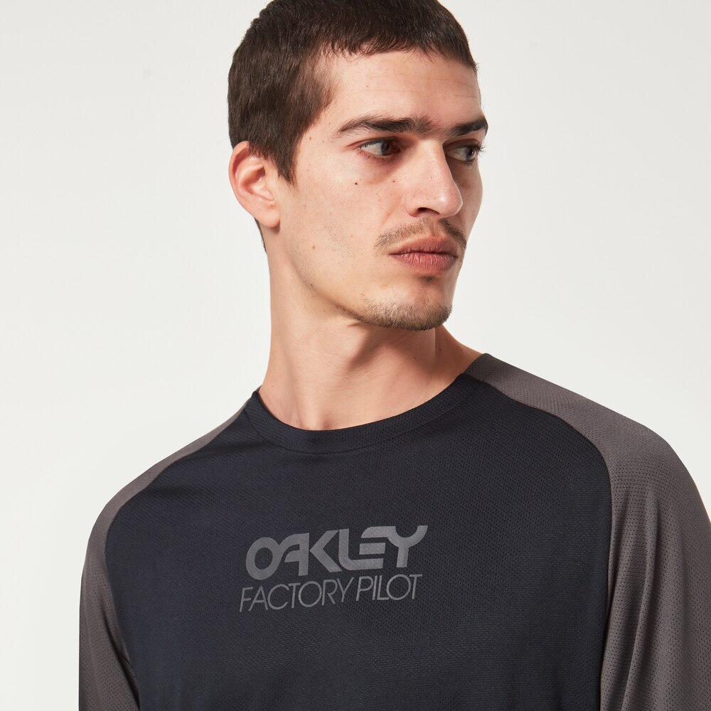 Oakley Factory Pilot Mtb Ls Jersey II - Black/Forged Iron - FOA404497 ...