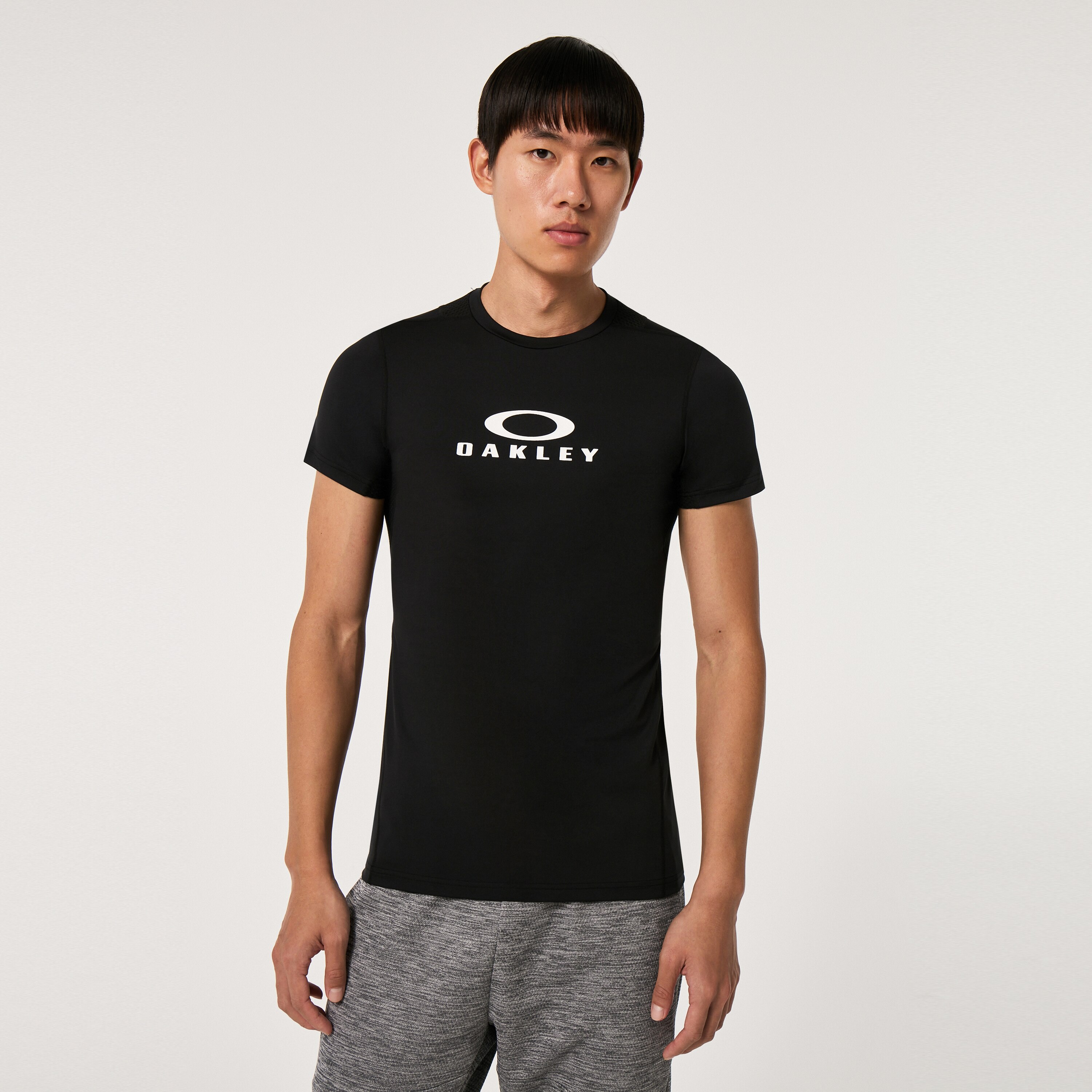 Oakley Technical Base Layer SS Crew 3.0 - Blackout | Oakley JP Store