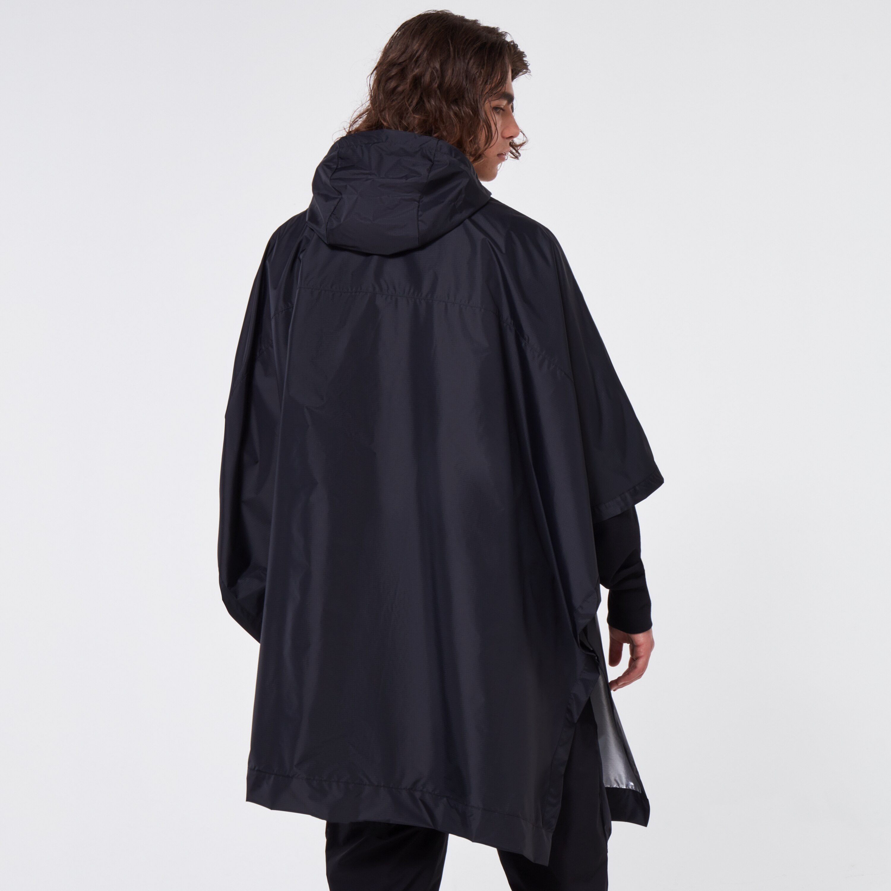 Oakley Oakley® Definition Poncho - Blackout - FOA401713-02E | Oakley GB ...